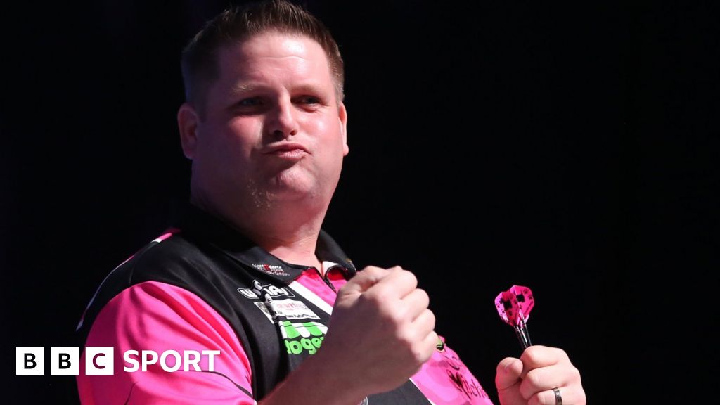Scott Mitchell: Former BDO world champion to launch PDC qualification ...