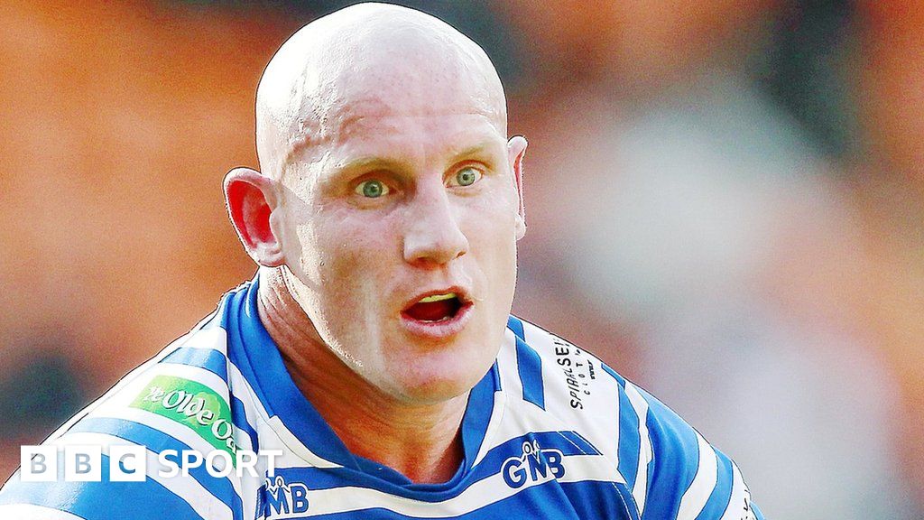 Richard Moore: Veteran ex-Leeds prop retires after head injury with ...