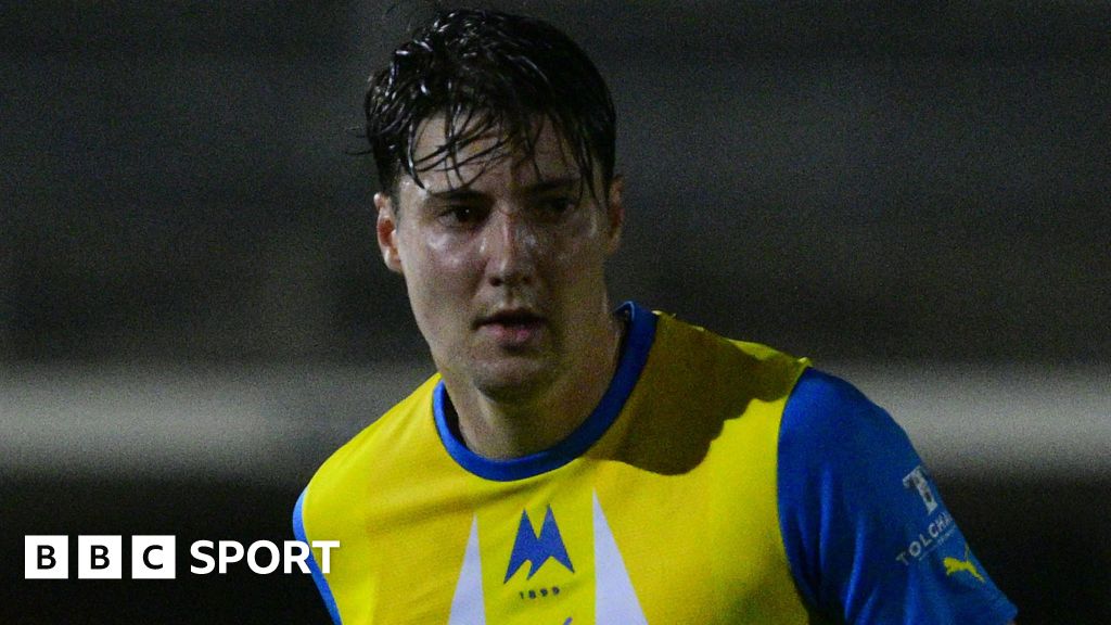 Brett McGavin: Torquay United boss hails midfielder after 3-0 ...
