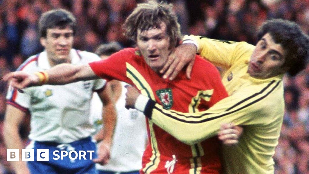 Leighton James: 'One of the very best wingers' says John Toshack - BBC ...