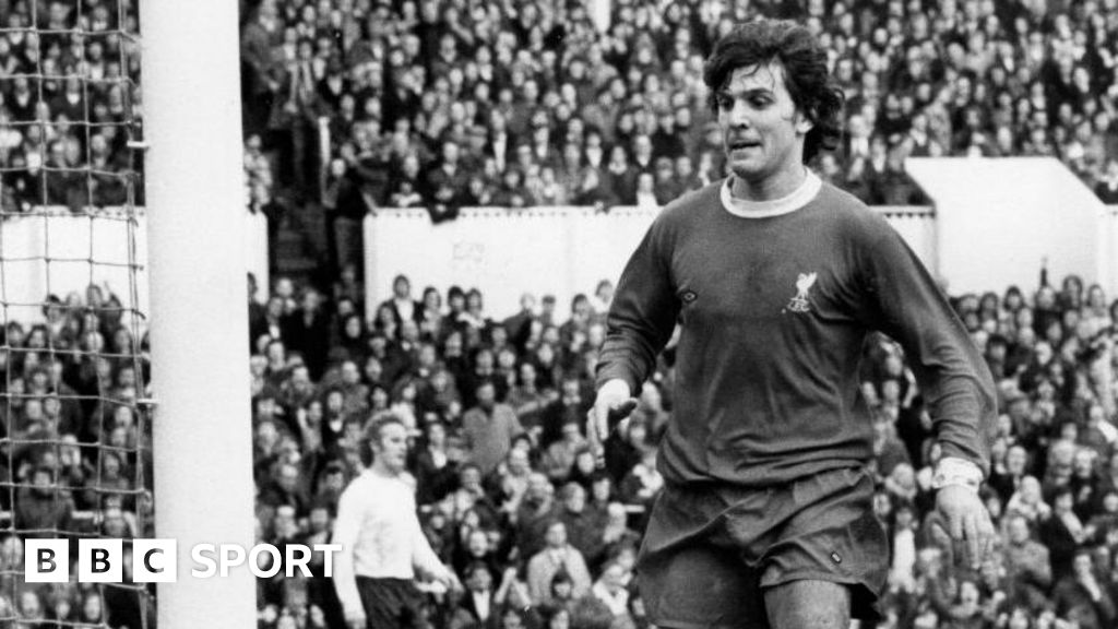 Liverpool news: Former midfielder Peter Cormack dies aged 78 - BBC Sport