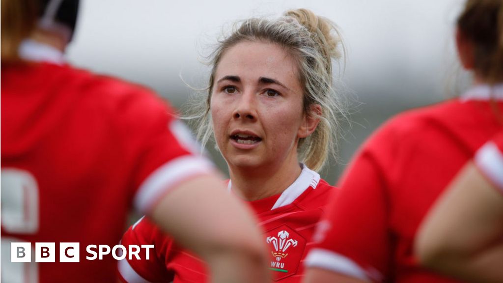 Elinor Snowsill: Wales fly-half calls time on playing career to take up ...