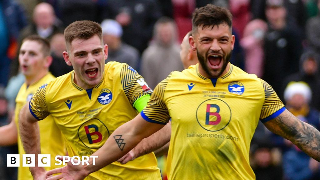 Steel and Sons Cup: Bangor defeat Dunmurry Rec in festive final - BBC Sport