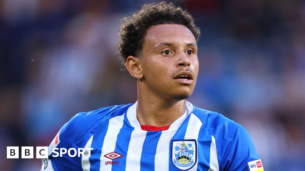 Wigan Athletic: Anthony Scully and Rarmani Edmonds-Green join - BBC Sport