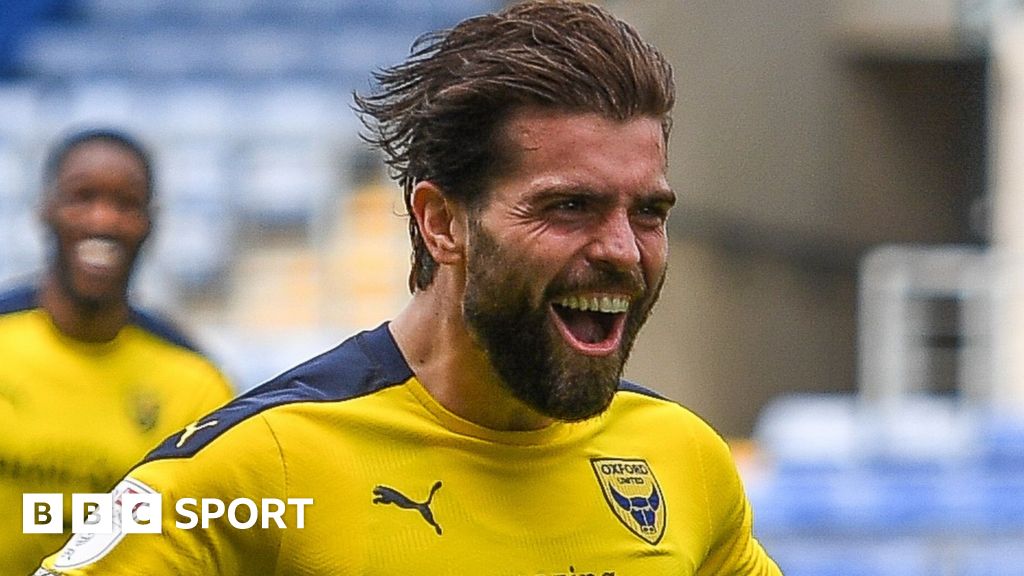 Elliott Lee: Charlton sign Luton Town attacker on season-long loan ...