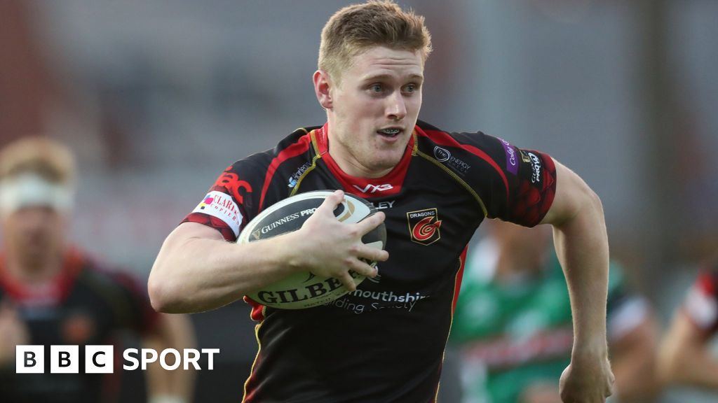 Dafydd Howells: Dragons wing Howells signs deal - BBC Sport