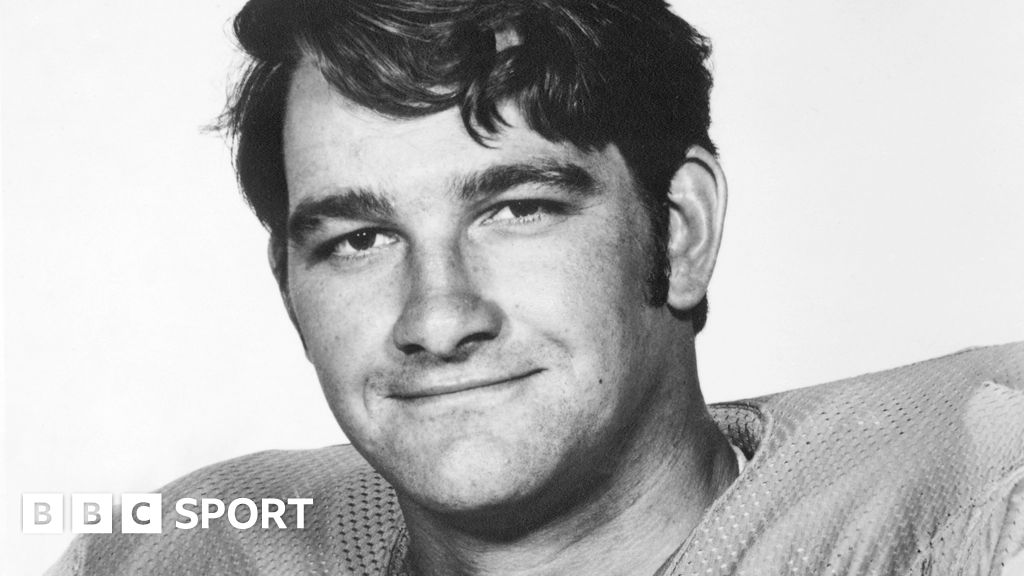 Jim Langer: Miami Dolphins Hall of Famer dies aged 71 - BBC Sport