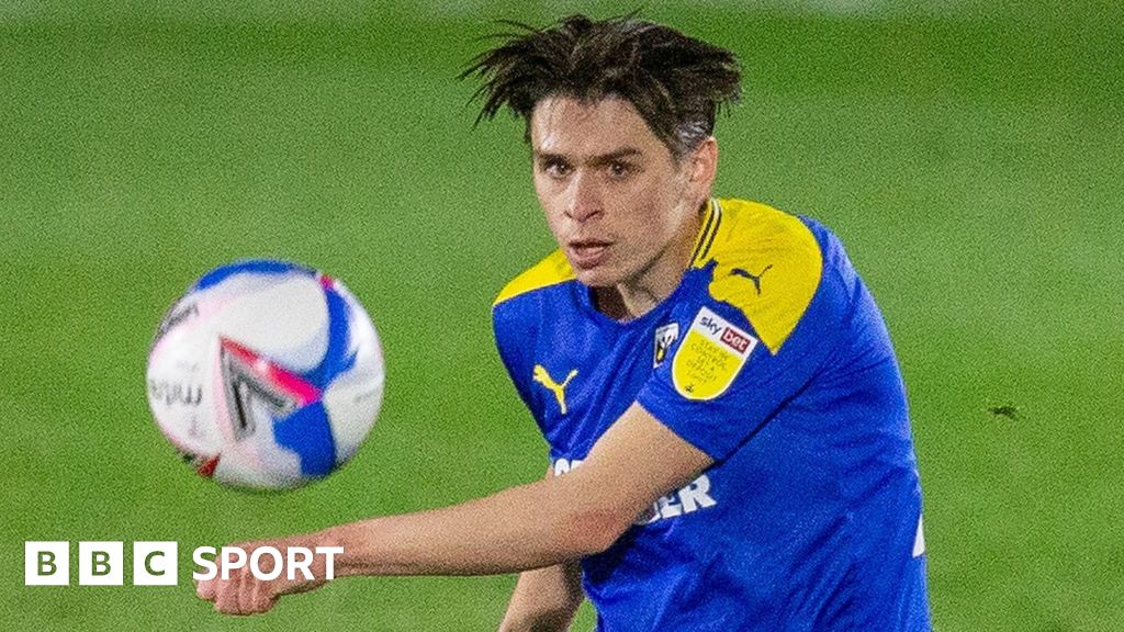 George Dobson: Charlton Athletic sign midfielder after Sunderland exit ...