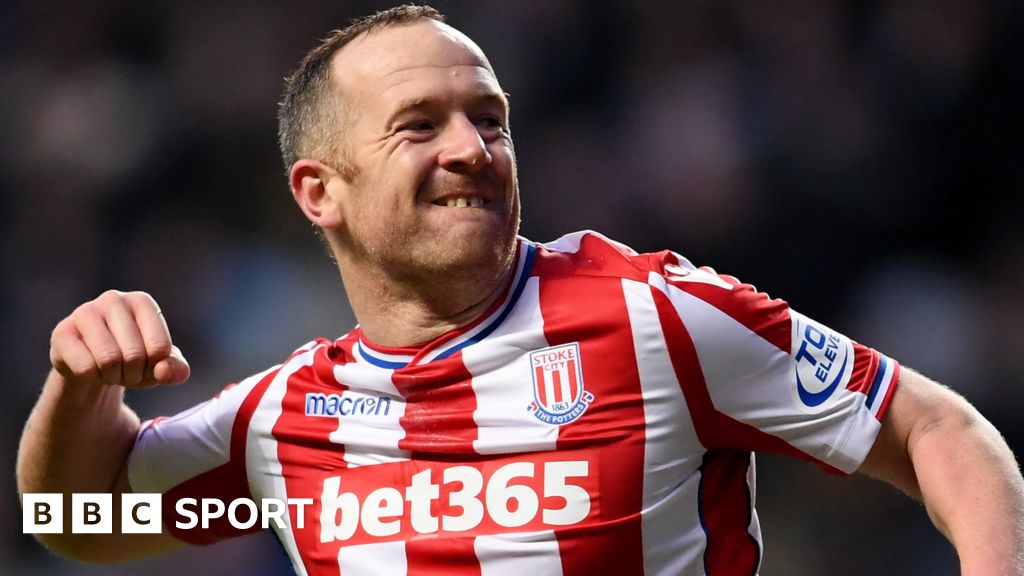 Charlie Adam: Stoke midfielder 'open' to return to Scotland - BBC Sport