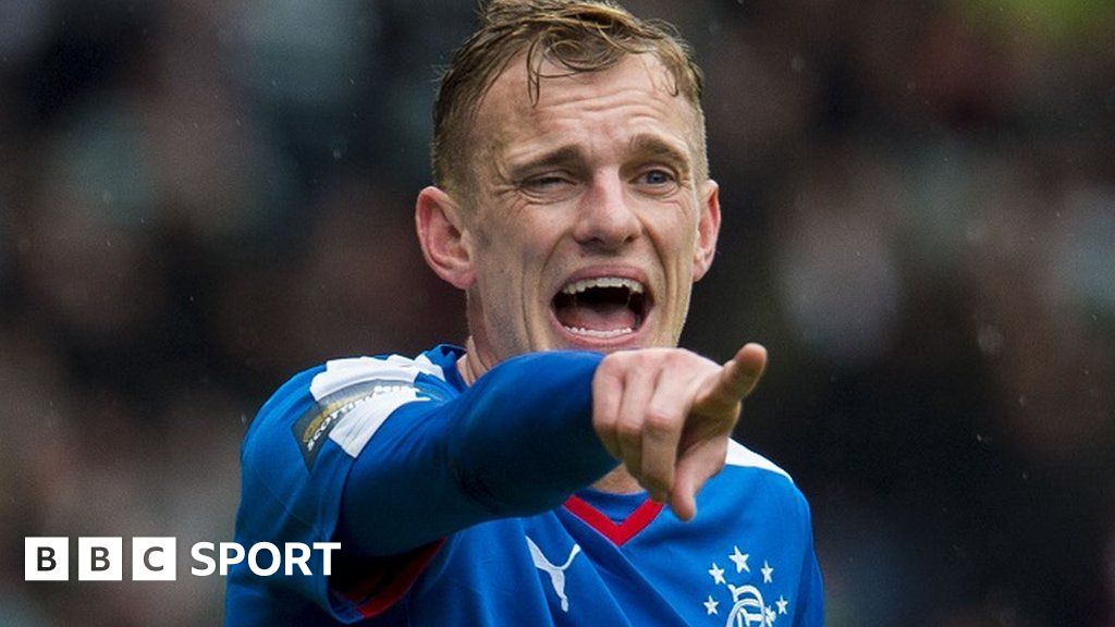 Rangers: Midfielder Dean Shiels leaves Ibrox - BBC Sport