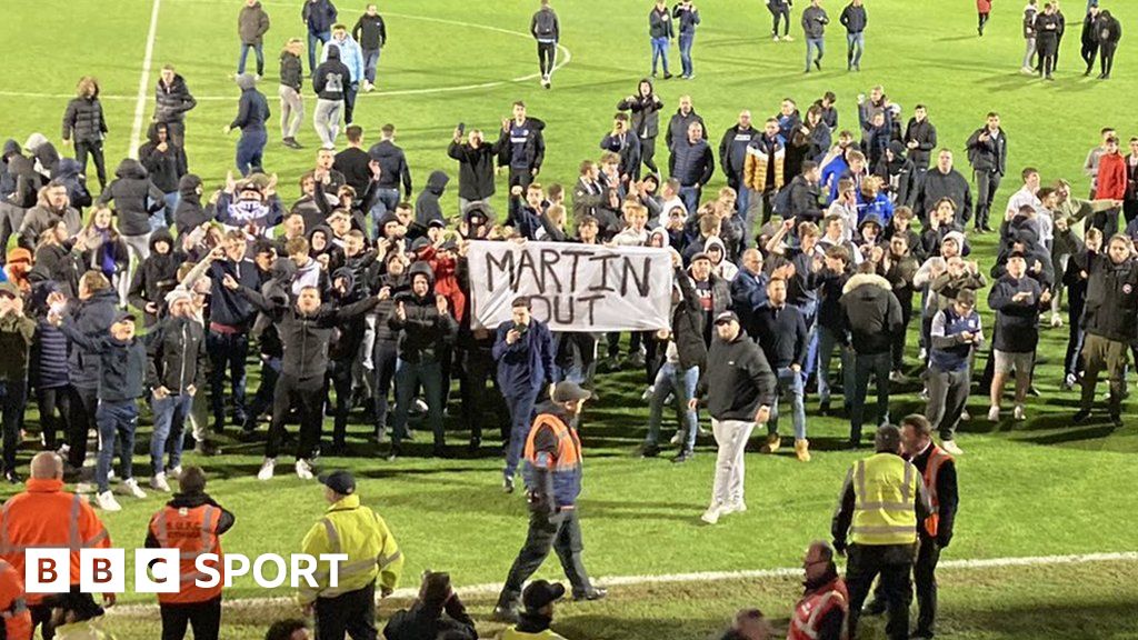 Ron Martin: Southend United fans protest against chairman during ...