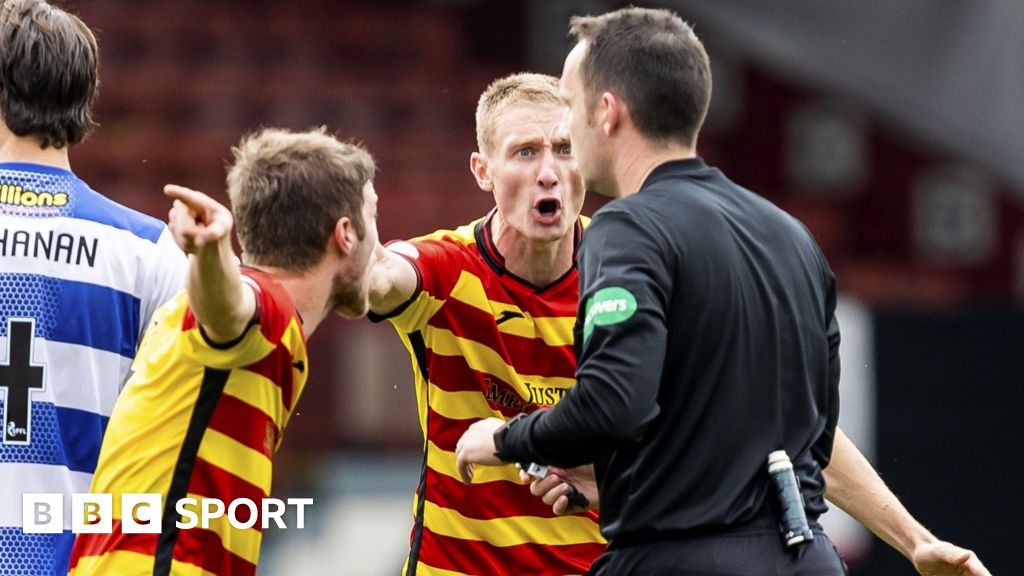 Partick Thistle score ghost goal against Morton in Championship - BBC Sport