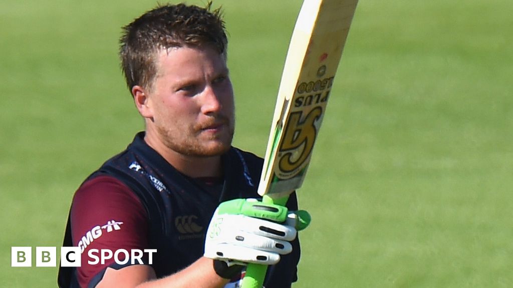 Josh Cobb: Northamptonshire batsman extends deal until 2020 - BBC Sport