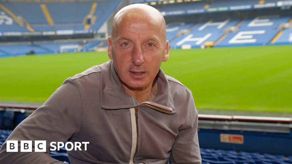 Mickey Thomas: Sir Alex Ferguson inspires ex-Manchester United star in ...