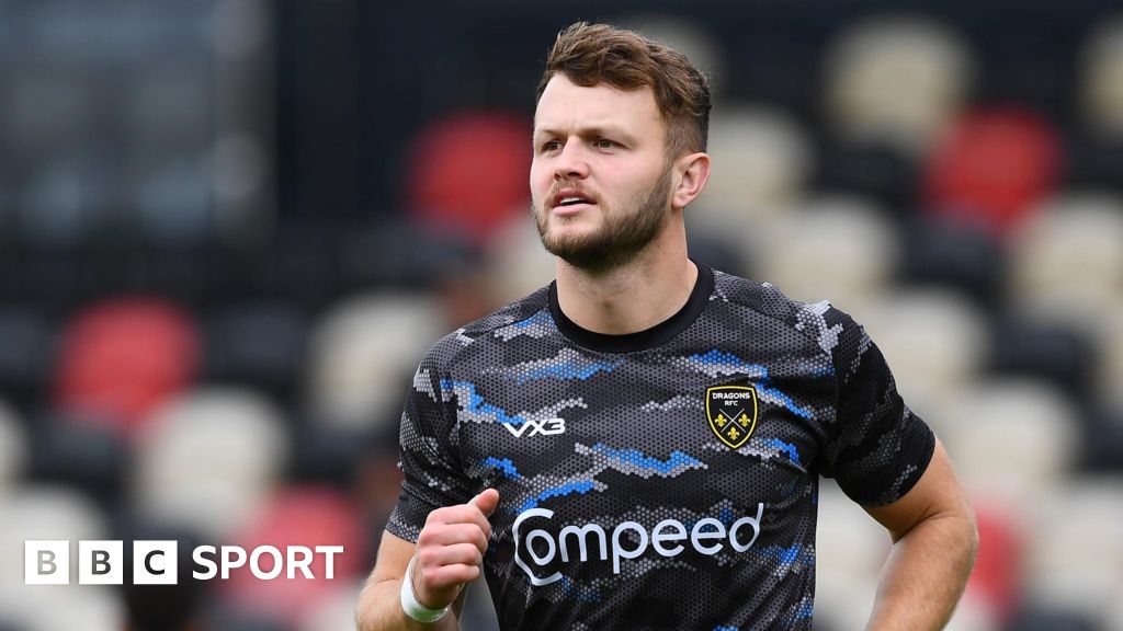 Steff Hughes: Dragons RFC sign former Scarlets centre - BBC Sport