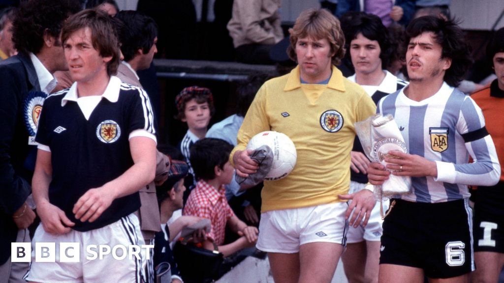 Alan Rough: Ex-Partick, Celtic, Hibs & Scotland keeper picks team-mates ...