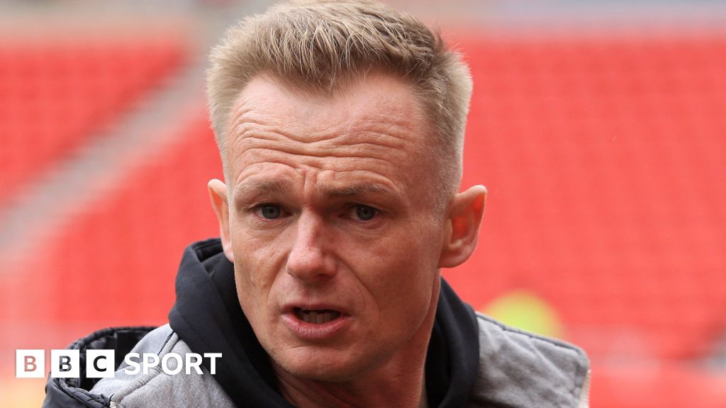 Dean Keates: Manager happy with Wrexham pre-season preparations - BBC Sport