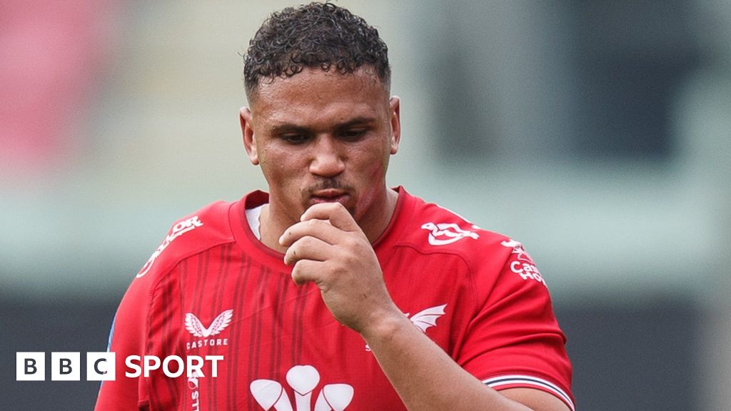 Dan Davis: Scarlets flanker signs new deal - BBC Sport
