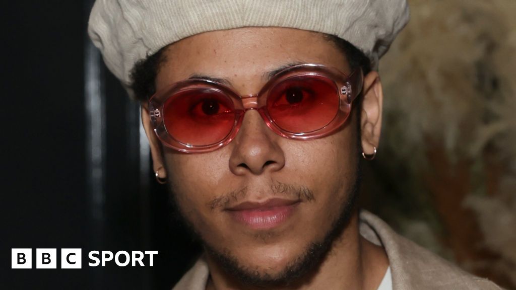 Premier League predictions: Lawro v pianist, singer-songwriter & Aston ...