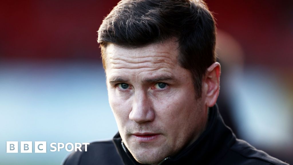 Lee Bell: Crewe Alexandra appoint interim boss as manager - BBC Sport