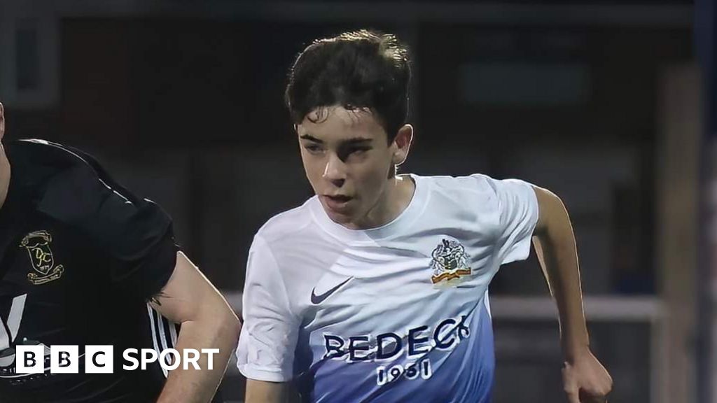 Christopher Atherton: Glenavon teenager breaks record as UK's youngest ...