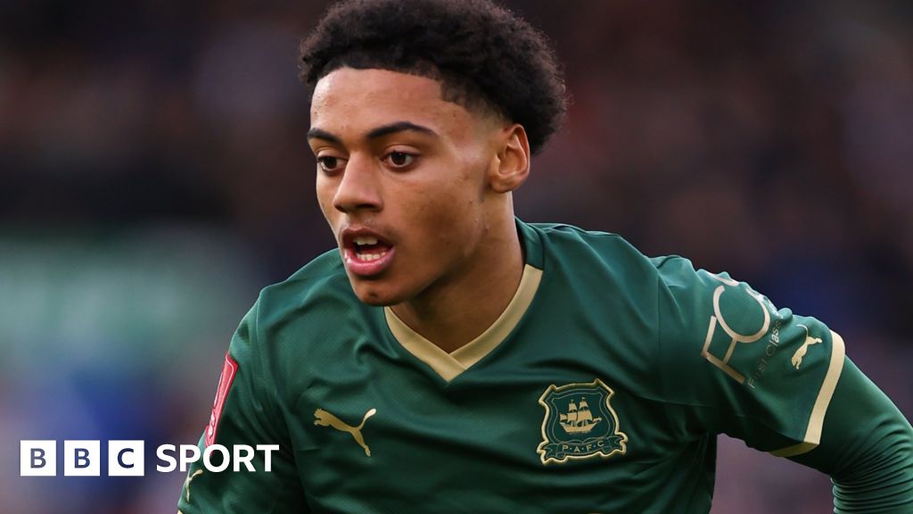 Caleb Roberts: Plymouth Argyle youngster praised for 'wonderful' full ...