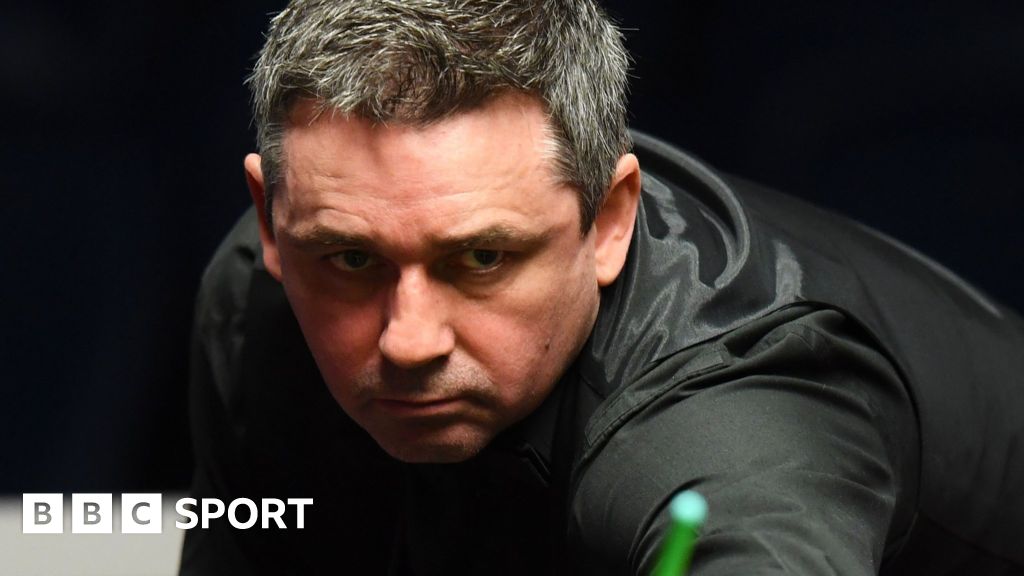 Alan McManus: Scot retires after 31-year playing career - BBC Sport