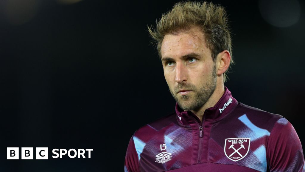 Craig Dawson: Wolves have made an offer for the West Ham defender, says ...