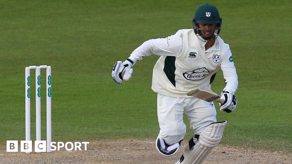 County Championship: Worcestershire opener Brett D'Oliveira hits maiden ...