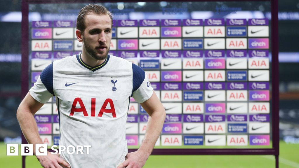 Premier League: Fan disruption of pitchside interviews causes concern ...