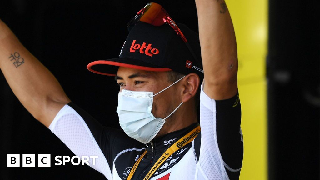Tour de France: Caleb Ewan wins thrilling sprint in Poitiers - BBC Sport