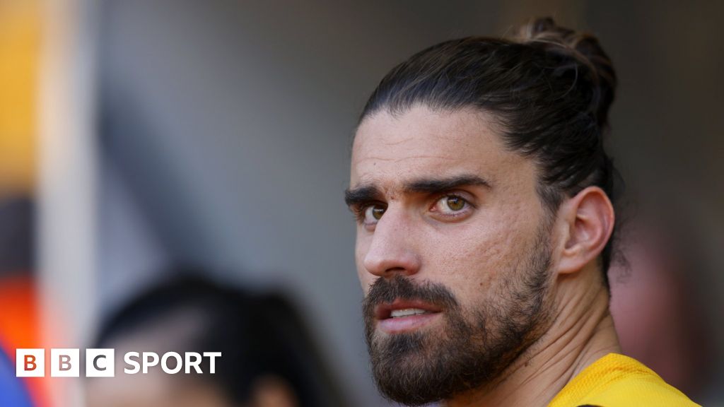 Ruben Neves: Wolves captain wants Champions League football - BBC Sport