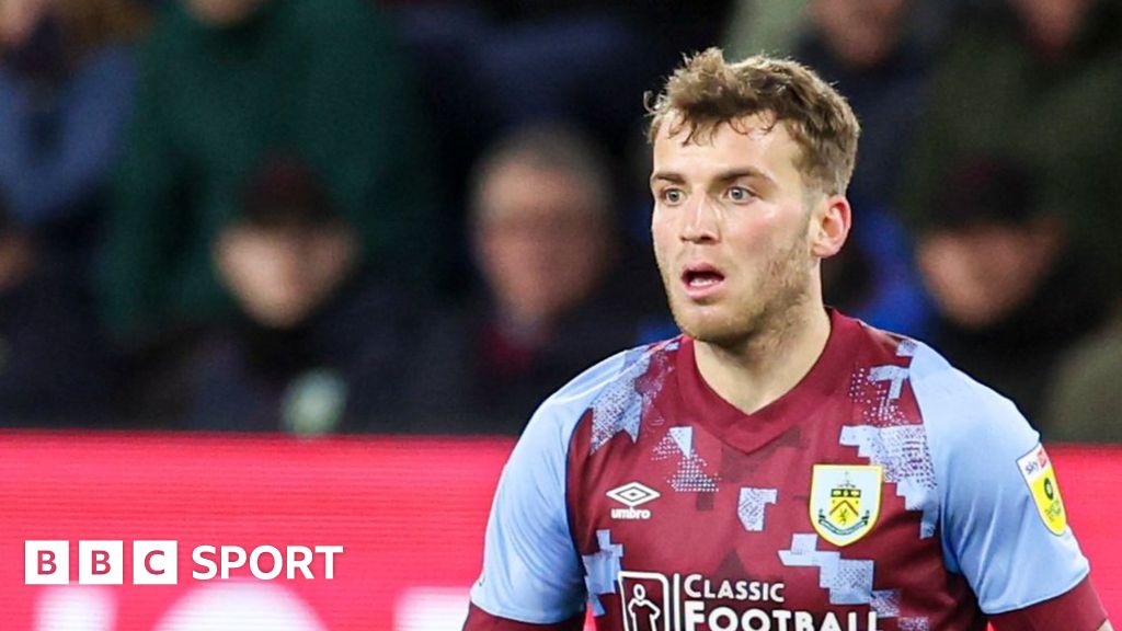Jordan Beyer: Burnley sign Borussia Monchengladbach defender on ...