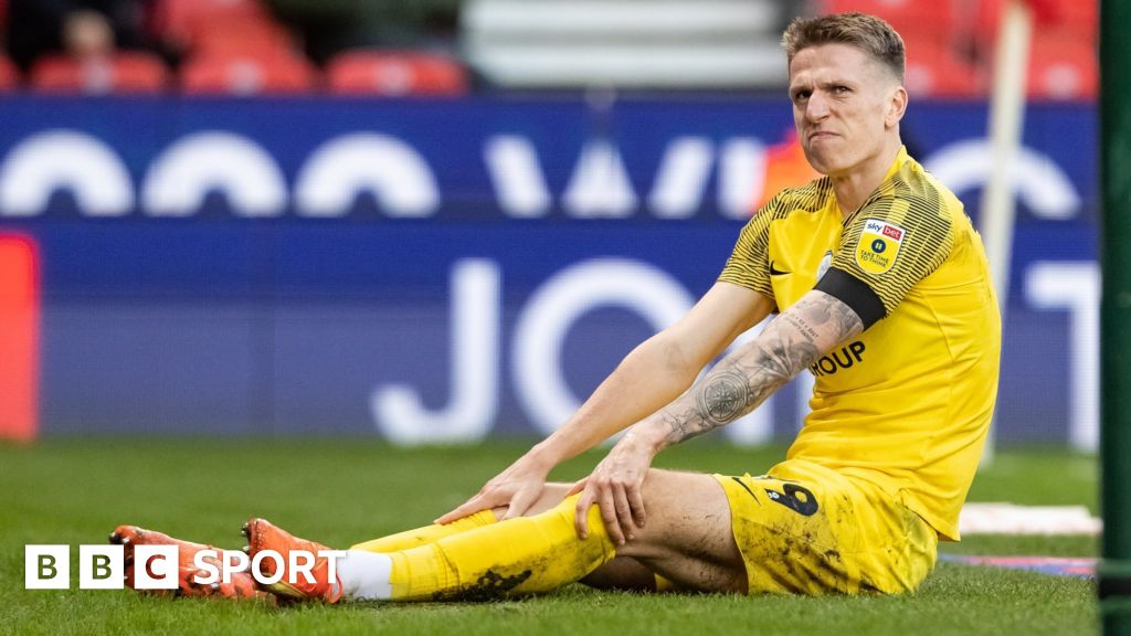 Emil Riis: Preston North End striker to see knee specialist after ...