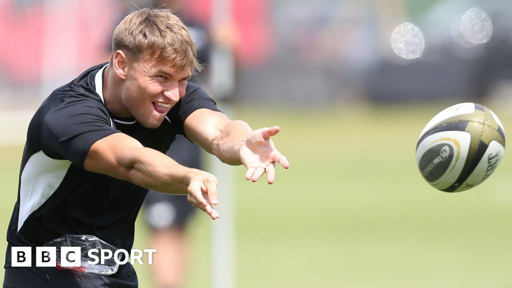 Harri Morgan: Ospreys scrum-half joins Ampthill on loan - BBC Sport