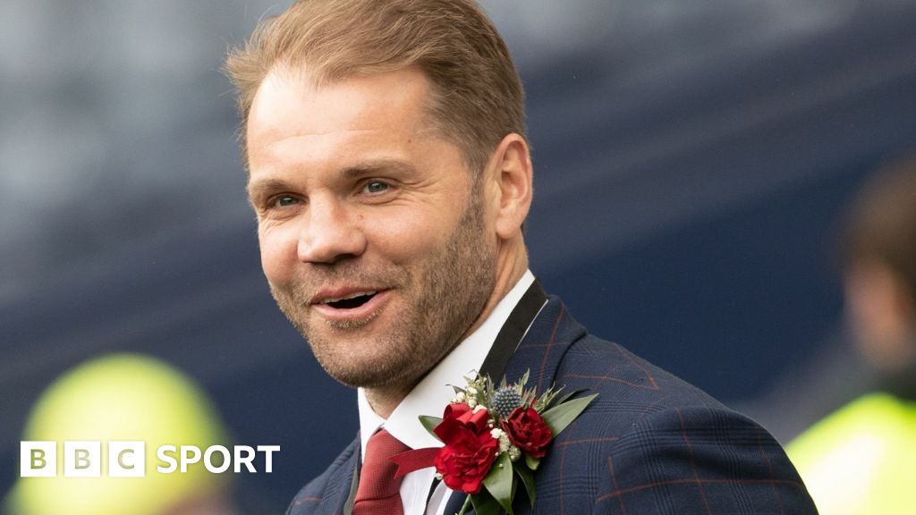 Robbie Neilson: Heart of Midlothian manager signs new three-year ...