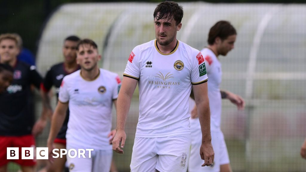 Truro City's 16-game unbeaten run is ended with a 3-1 loss at Chesham ...