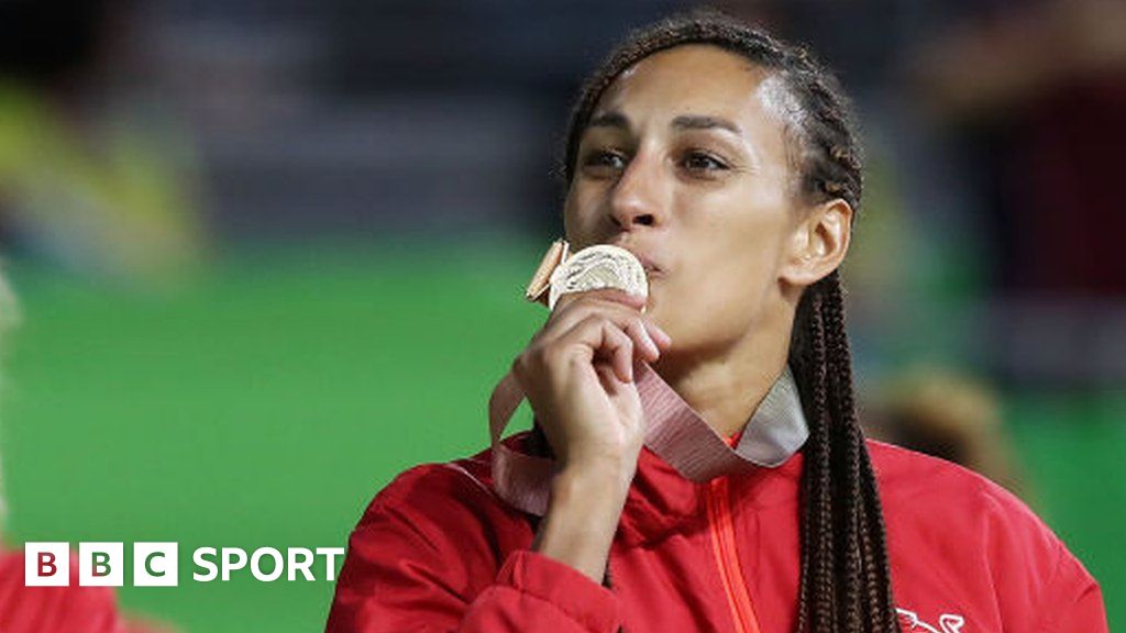 Netball World Cup 2019: Tracey Neville names England Roses squad - BBC ...
