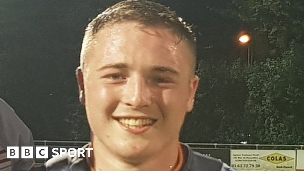 Archie Bruce: Minute's applause for Batley Bulldogs player at Challenge ...