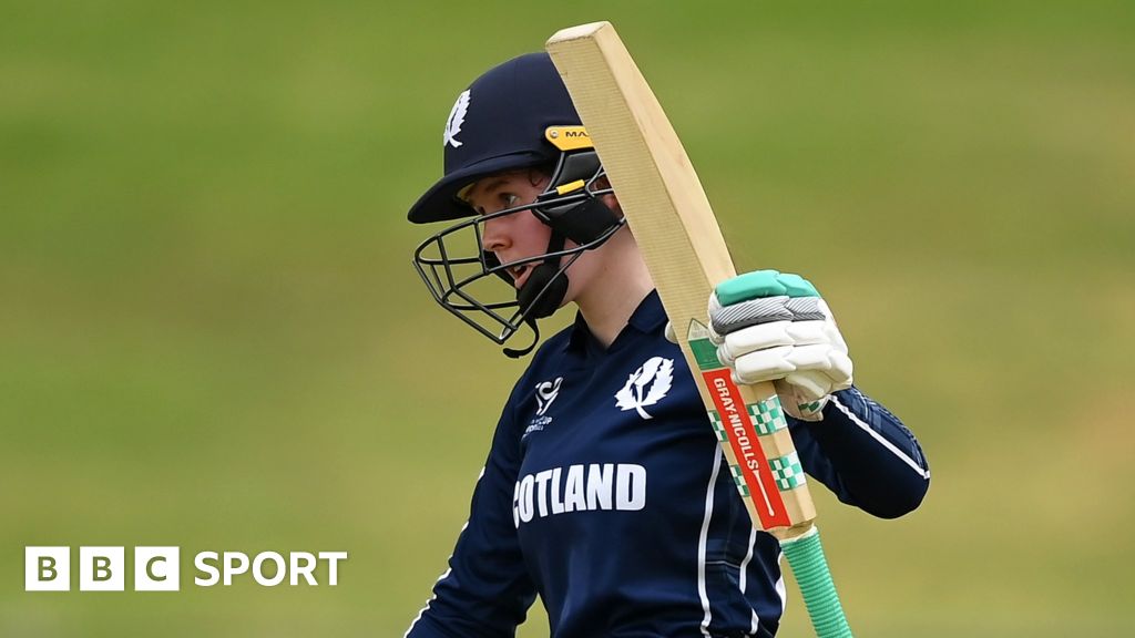 Cricket Scotland announce first women on pro-contracts - BBC Sport