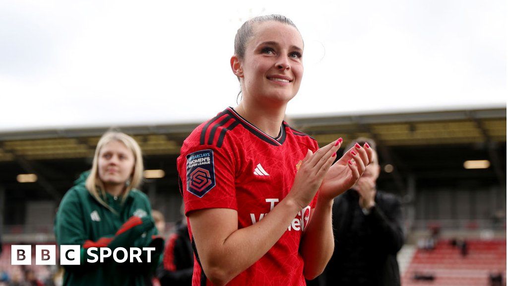 Manchester United: Ella Toone can become club 'legend', says manager ...
