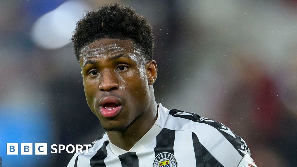 Thierry Small: Charlton sign former Southampton defender - BBC Sport