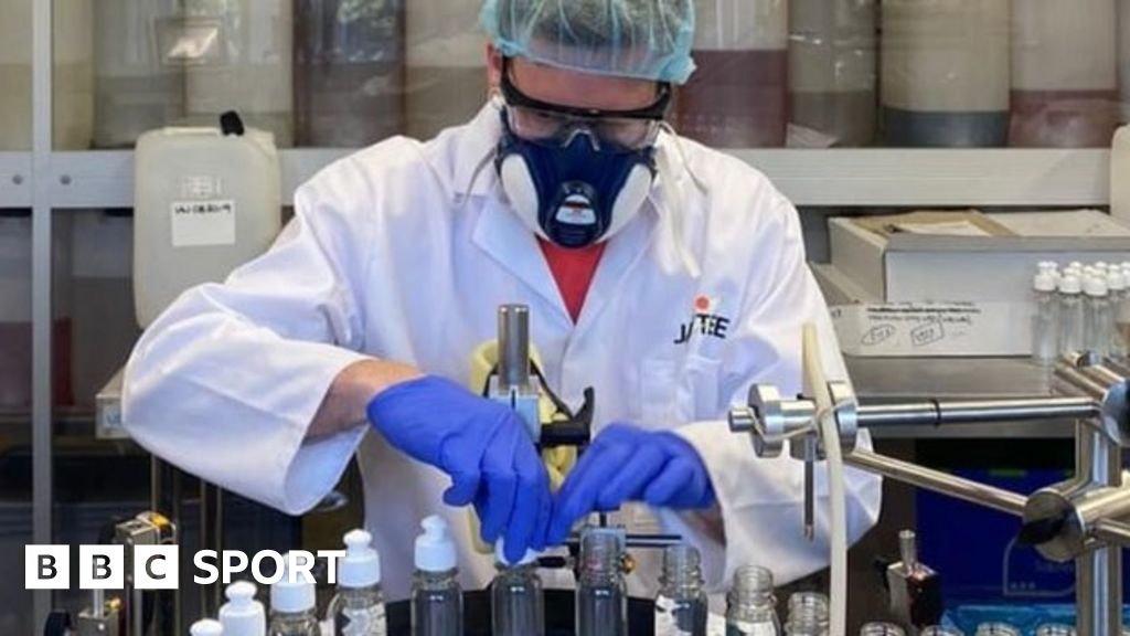 Coronavirus: Kent pro Steve Tiley ditches golf practice to help fight ...