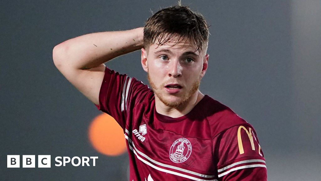 FA Cup: Barnet sending off worked against us, says Chelmsford boss ...