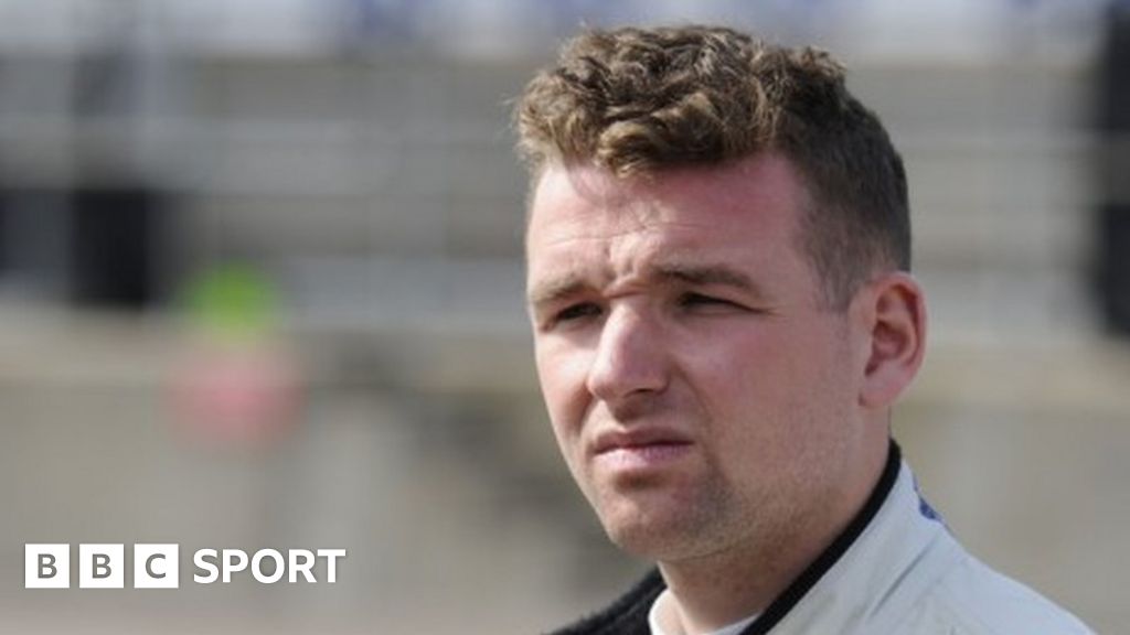 British Touring Cars: Chris Smiley targeting race wins in 2018 - BBC Sport