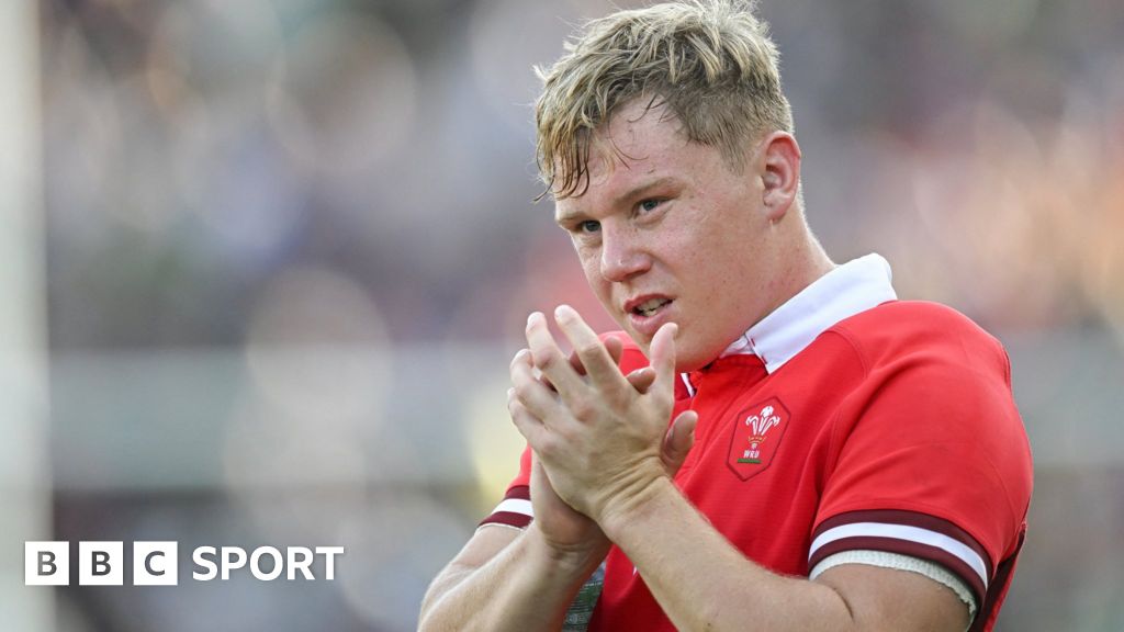 Six Nations 2024: Wales fly-half Costelow returns for trip to Dublin to ...