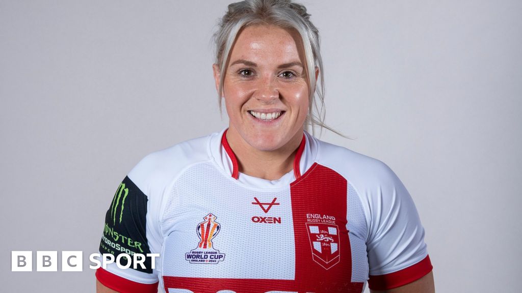 Amy Hardcastle: England rugby league centre swaps NHS frontline for ...