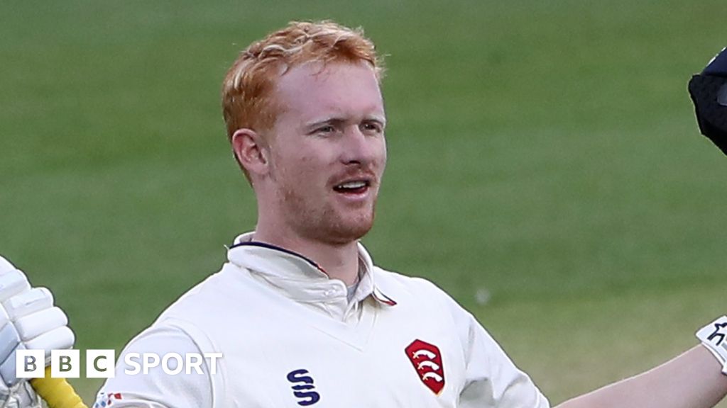 County Championship: Jordan Cox hits whirlwind century as Essex ...