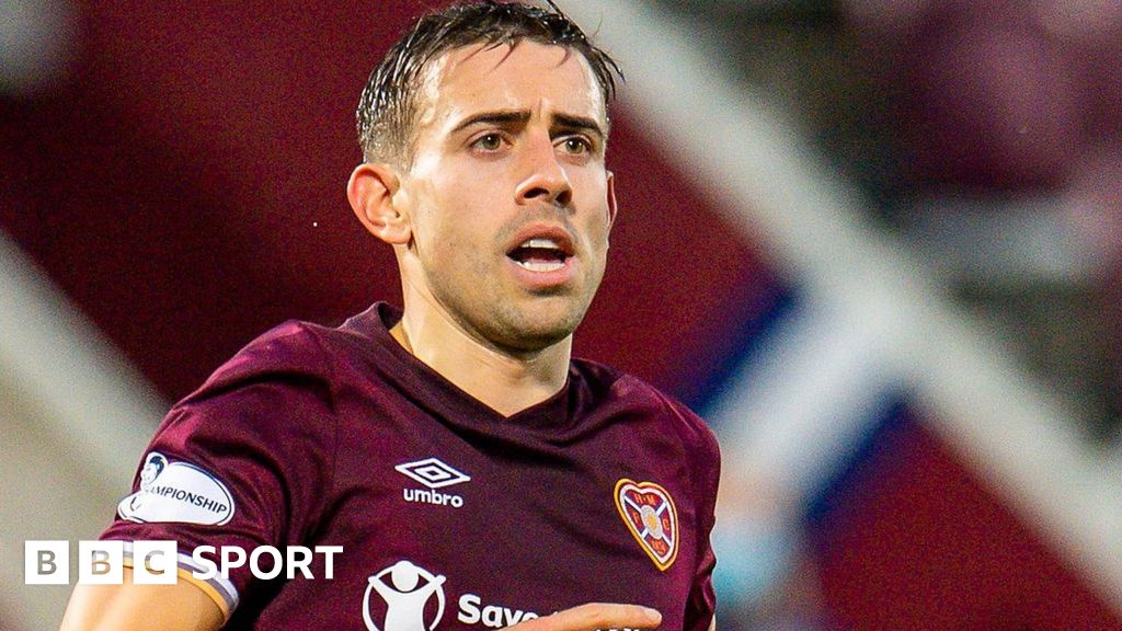 Olly Lee: Hearts midfielder re-joins Gillingham on loan - BBC Sport