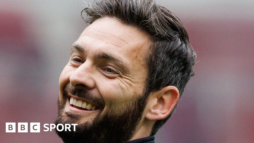 Craig Gordon: Hearts goalkeeper on return after double leg break - BBC ...